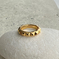 pyramid studs ring｜CHIEKO+(チエコプラス)公式通販